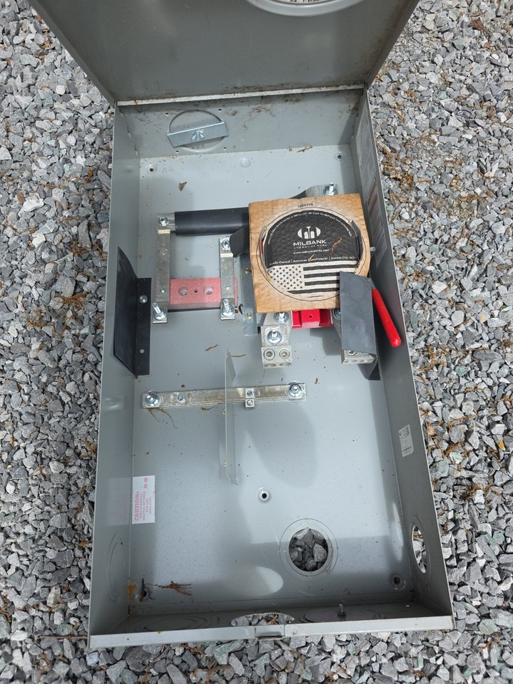 MILBANK U2448-X RINGLESS METER SOCKET 320 AMP 1-PHASE LEVER BYPASS NEW ...