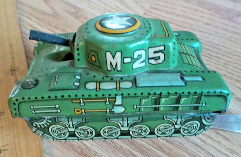 6 VINTAGE TIN TANKS | eBay