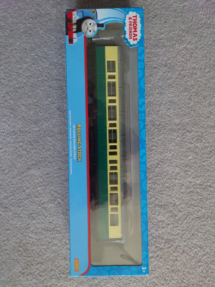 Hornby OO Gauge Thomas & Friends rolling Stock Gordon Express Coaches ...