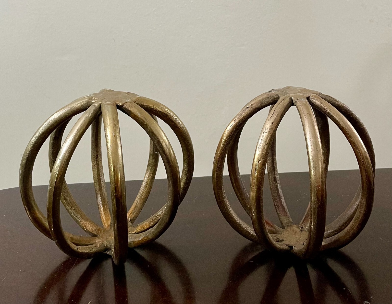 Set- 2 Gold Round Metal Decorative Decor Sphere Ball Table Shelf Art 5. ...