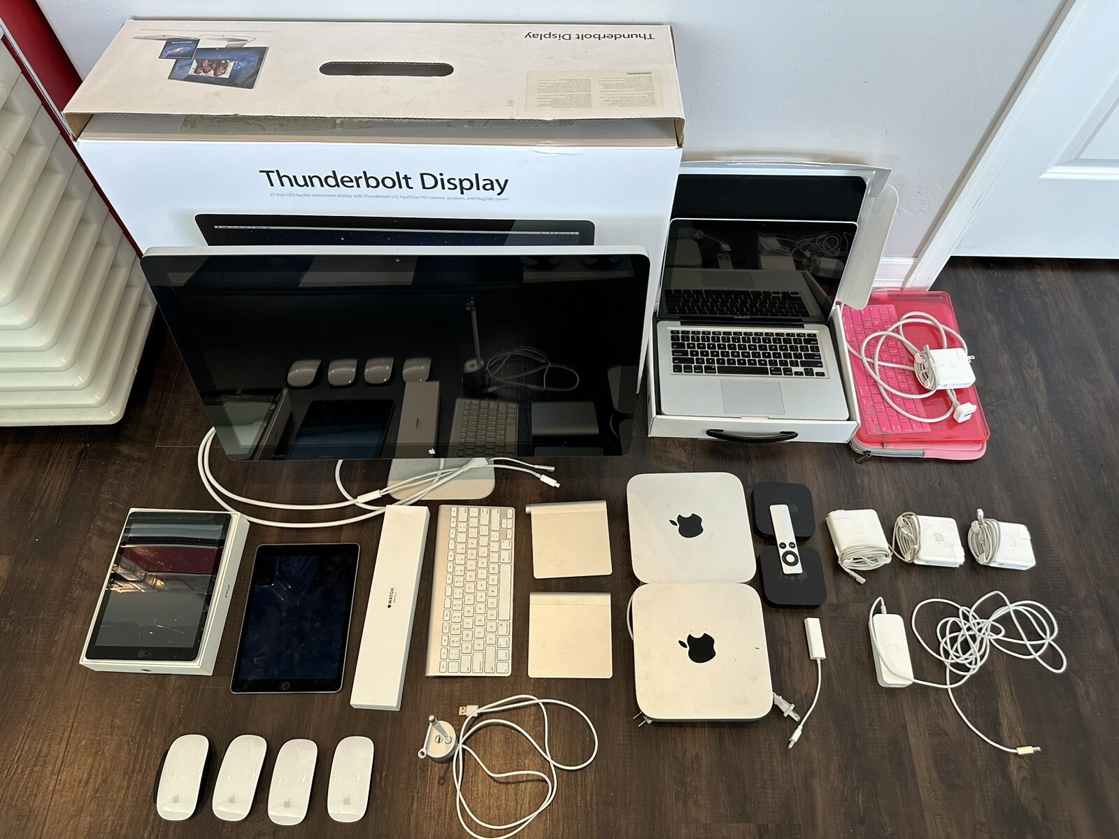 LOT of 20+ Apple products. Display, MacBook Pro, iPads, Watch, etc. | eBay