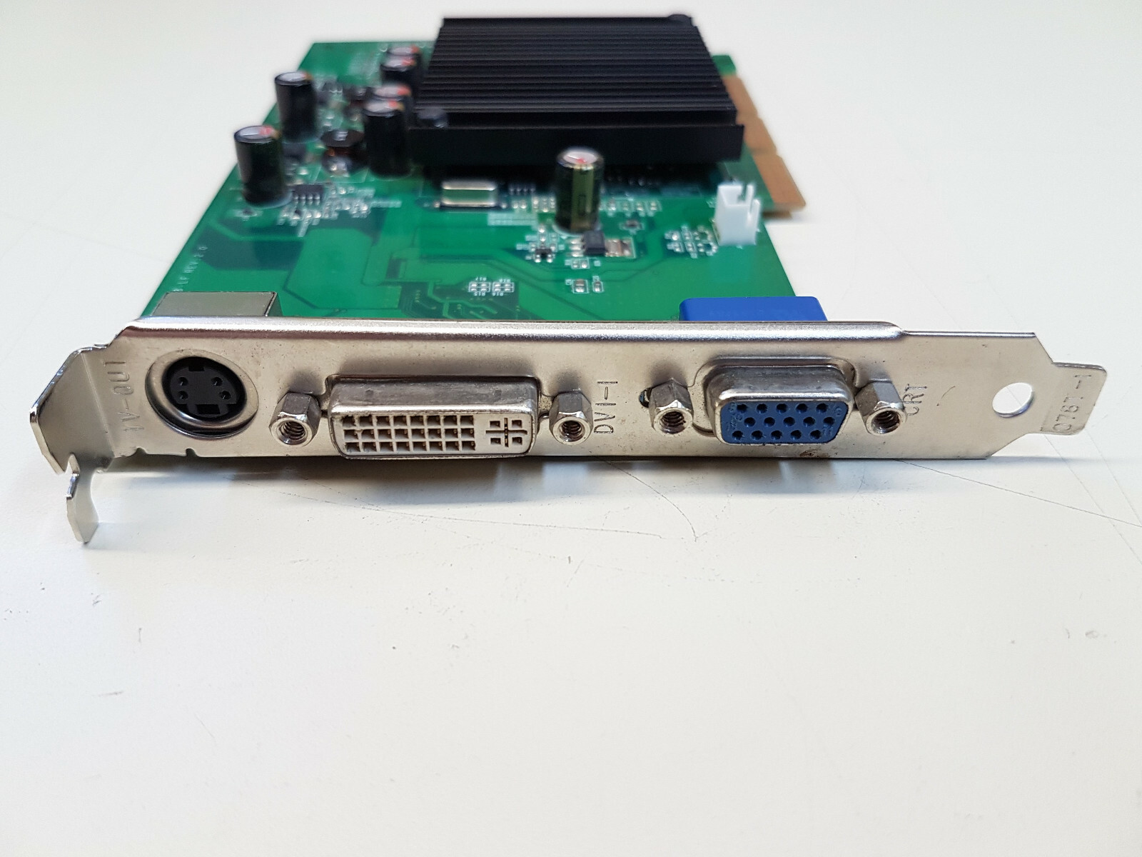 EVGA NVIDIA GeForce 6200 (256A8N401LR) 256MB DDR2 SDRAM AGP 4x/8x ...