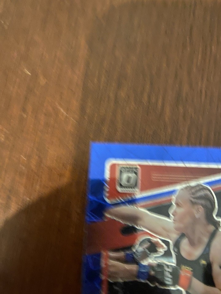 2022 Panini Donruss Optic UFC - Blue Velocity Prizm #41 Valentina ...