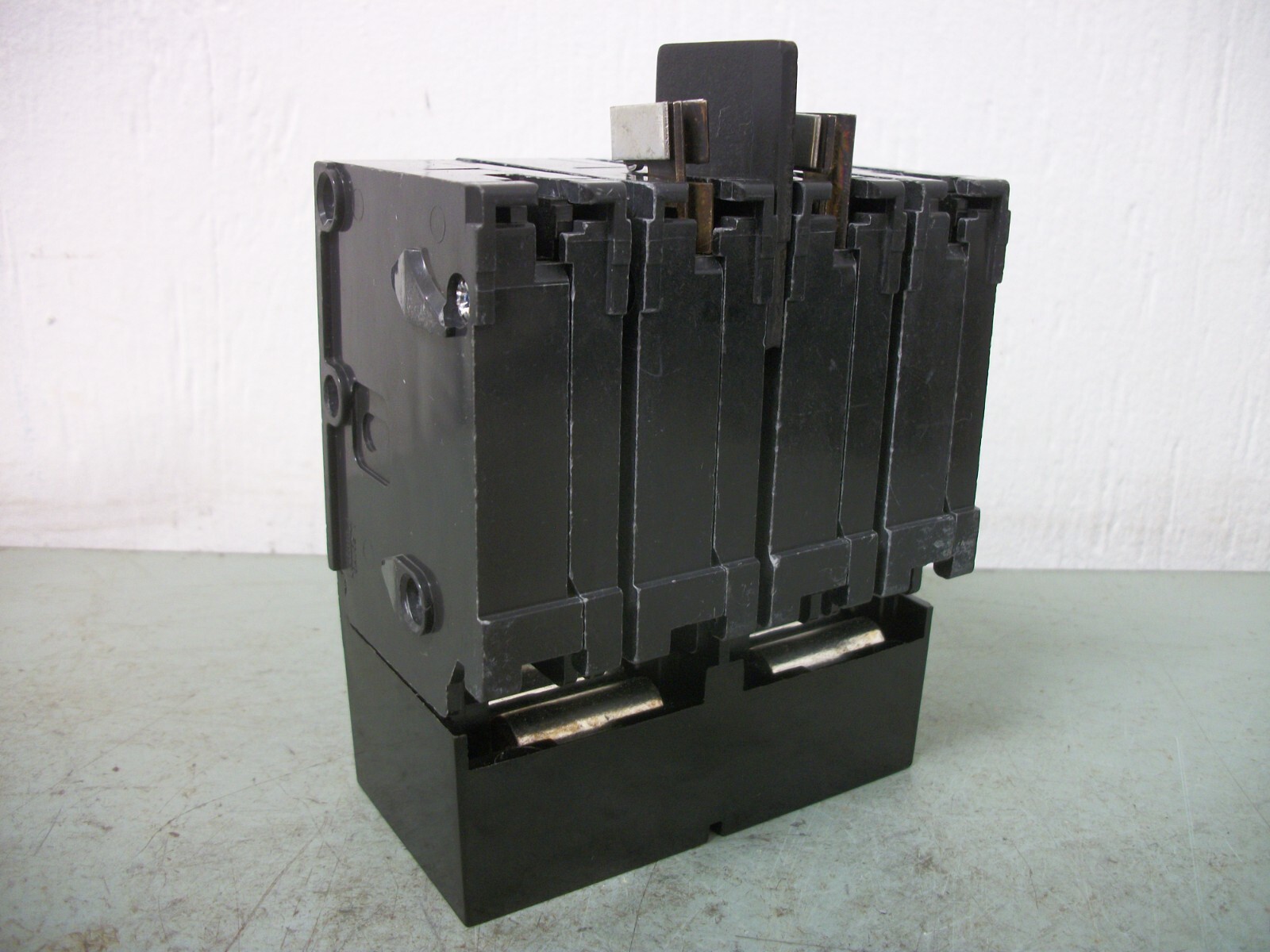 SIEMENS QPP CIRCUIT BREAKER Q2200B 200AMP 240VOLT 2POLE NOB | eBay