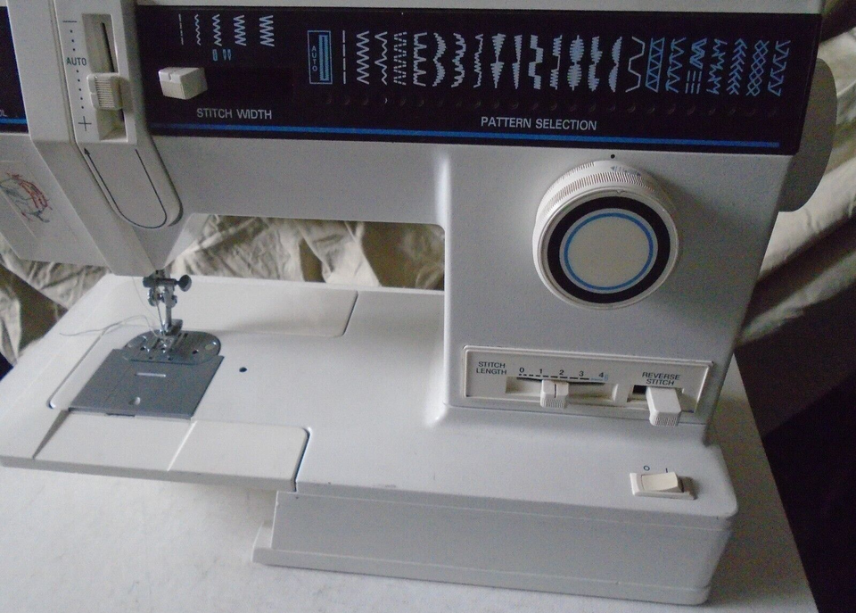 Singer 4572 Automatic One Step Buttonhole Sewing Machine FOR PARTS ONLY ...