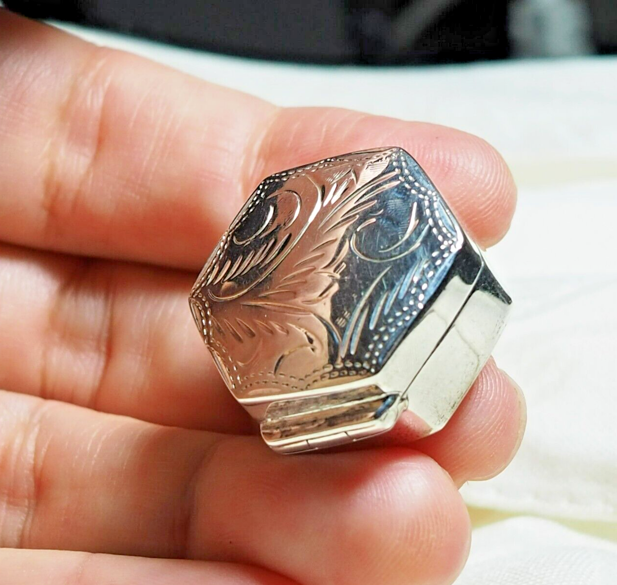Vintage 925 Sterling Silver pill box Hexagon hinged lid Engraved marked ...