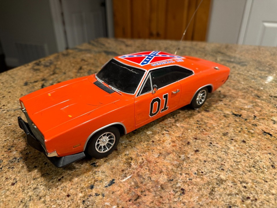 2005 Dukes of Hazzard General Lee RC Car 1/18 Malibu No Remote Untested ...
