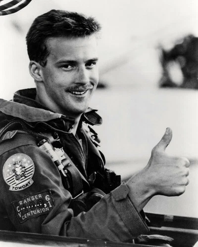 Goose Top Gun Thumbs Up