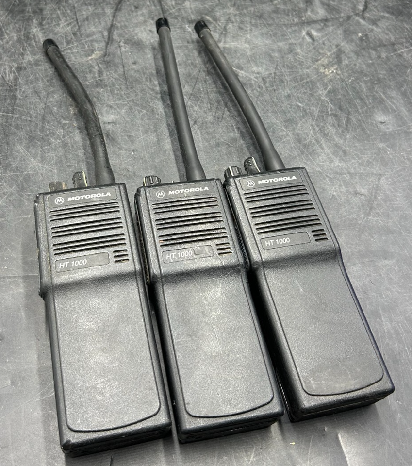 Lot of 3 Motorola HT1000 / H01KDC9AA3CN Handie-Talkie 16 Channel ...