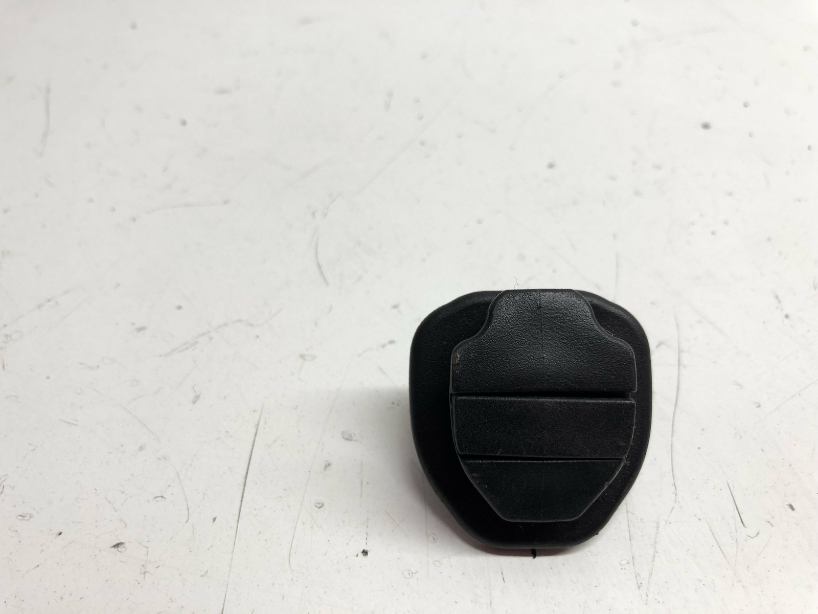 MERCEDES-BENZ CLS C218 HINTEN KOFFERRAUM SEITENVERKLEIDUNG HALTERUNG ...