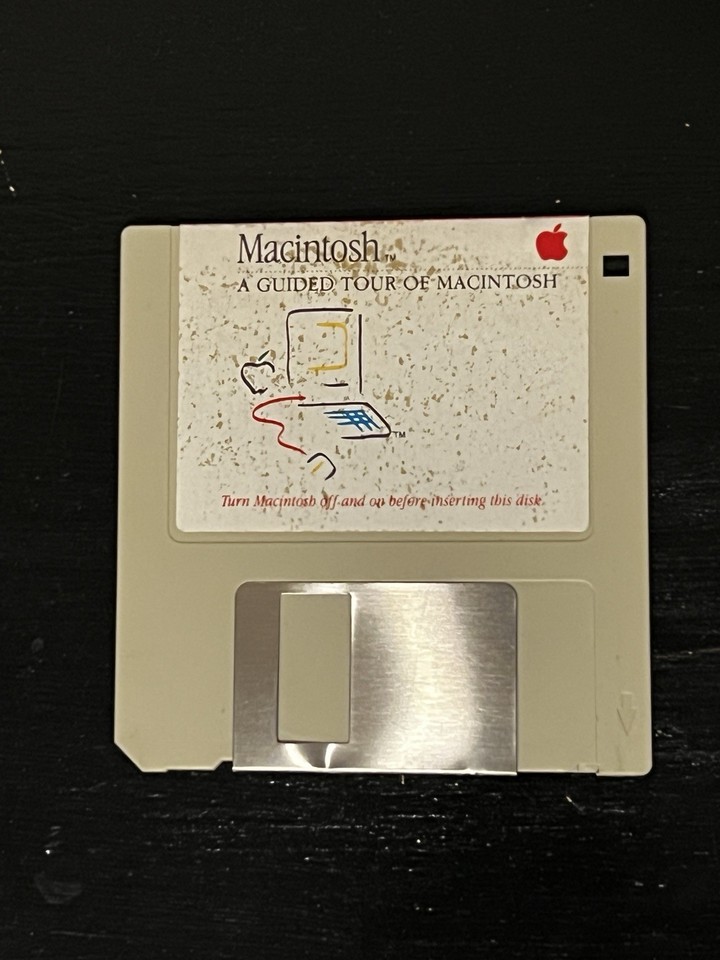 Vintage Macintosh Plus 1MB Apple Computer Model M0001A Working with ...