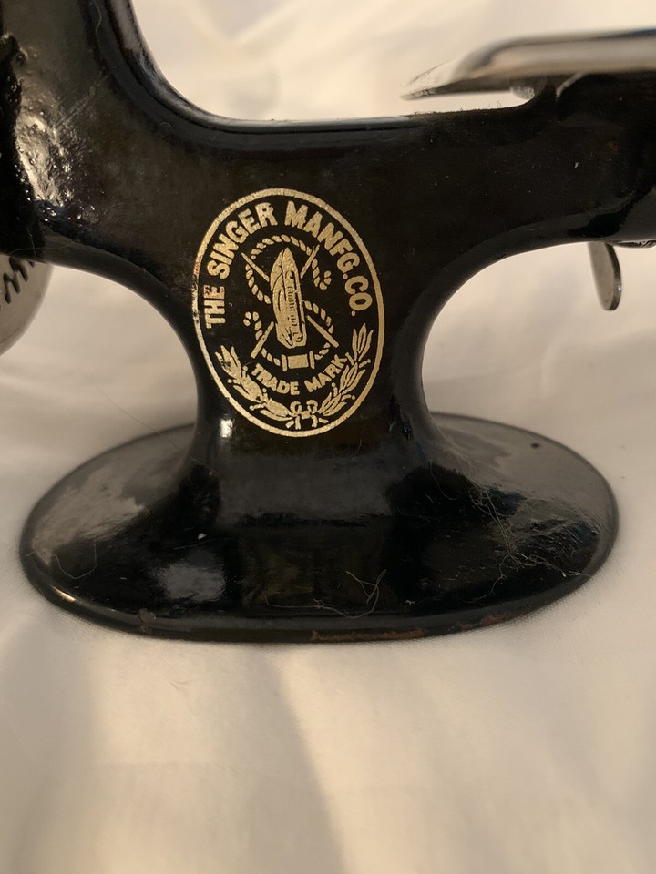 Antique Mini Singer Sewing Machine Children’s Die Cast | eBay