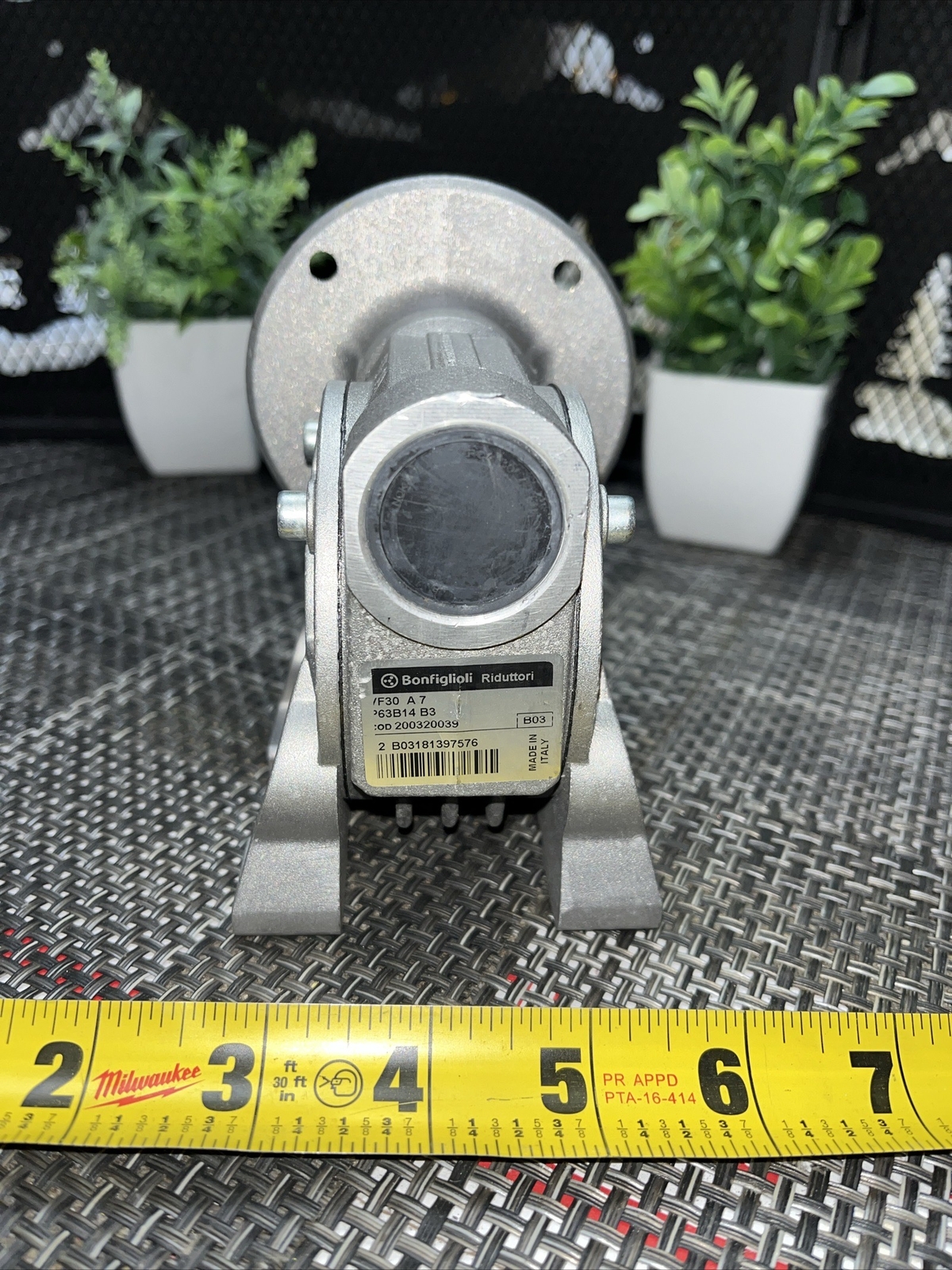 NEW- Bonfiglioli Worm Gearbox VF30-A-P63B14 B3 B03181397576 12500059 ...