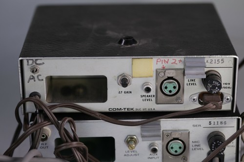 Comtek earwig transmitter system with 2 base stations BSA-72 + 5 ...