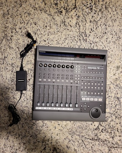 MACKIE CONTROL UNIVERSAL Midi DAW 8- Channel Controller EXCELLENT ...