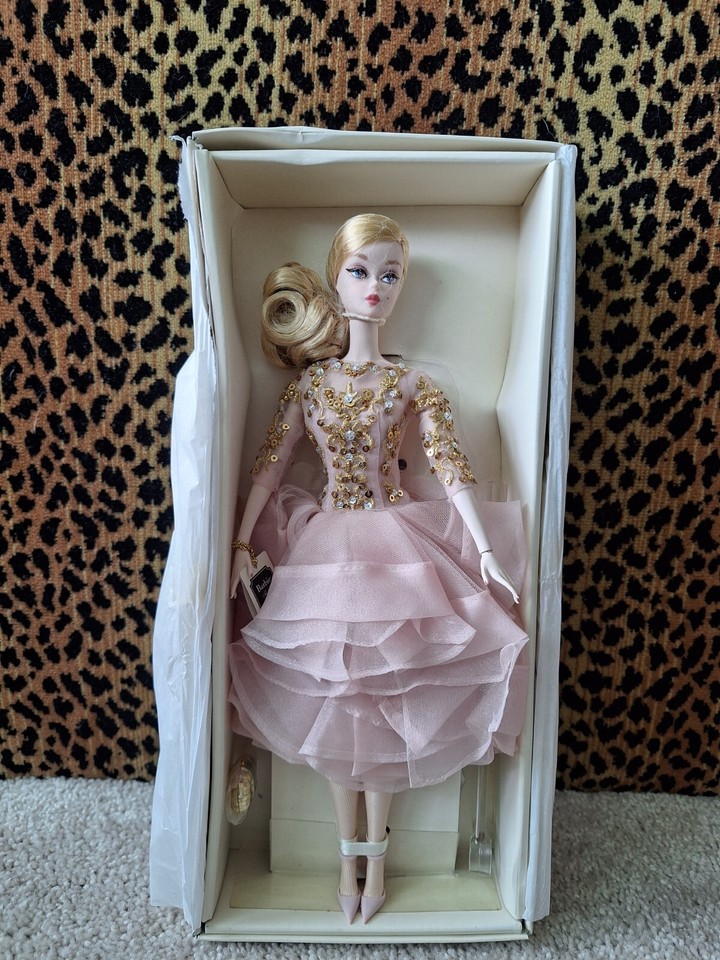 MATTEL'S BARBIE GOLD LABEL !! BARBIE FASHION MODEL COLLECTION!! BLUH ...