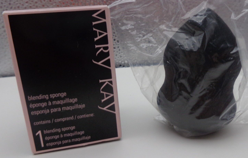 NIB MARY KAY BLENDING SPONGE REUSABLE~ COMES WITH FREE SHIPPING | eBay