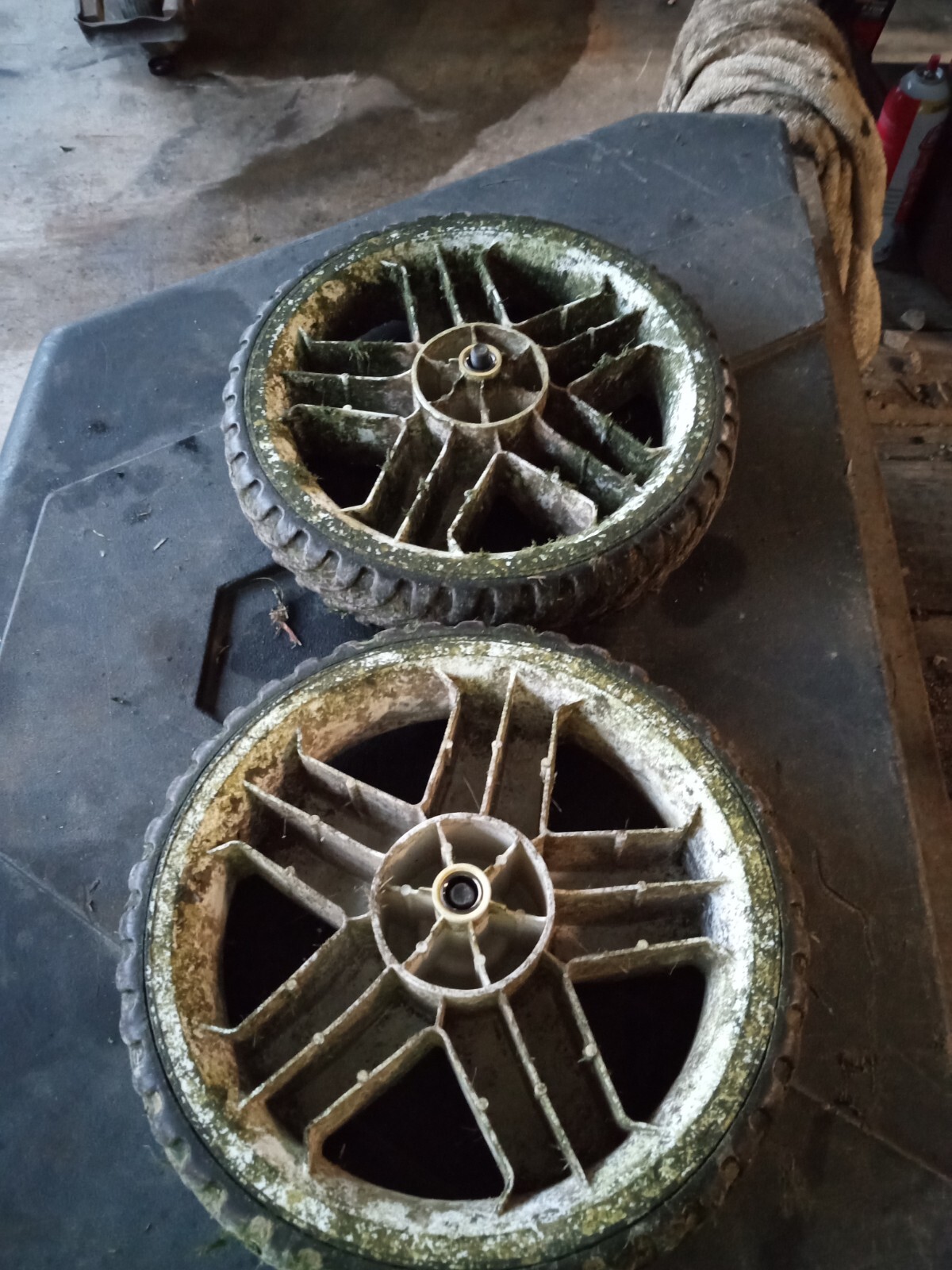 Toro 11 in Rear Wheels with bolts 137-4837 Set Of 2 | eBay