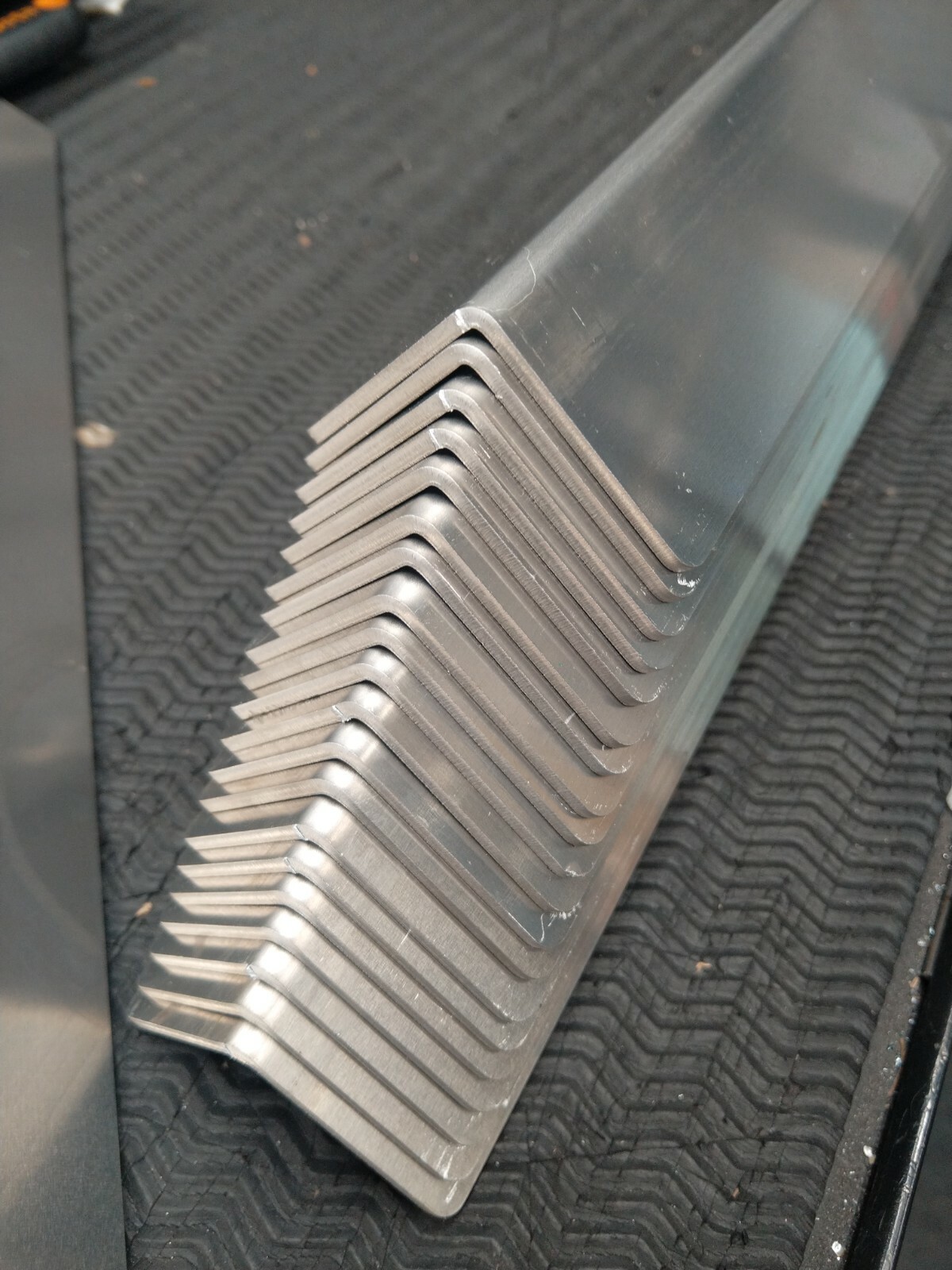 3.0mm Aluminium Angle PLATE FOLDED ANGLE Wall Corner Protector 50x50mm ...