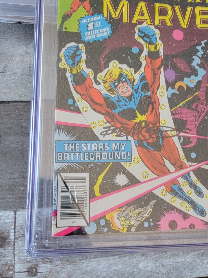 MARVEL SPOTLIGHT ON CAPTAIN MARVEL 1 - CGC 7.0 - SS Bob McLeod Cover ...