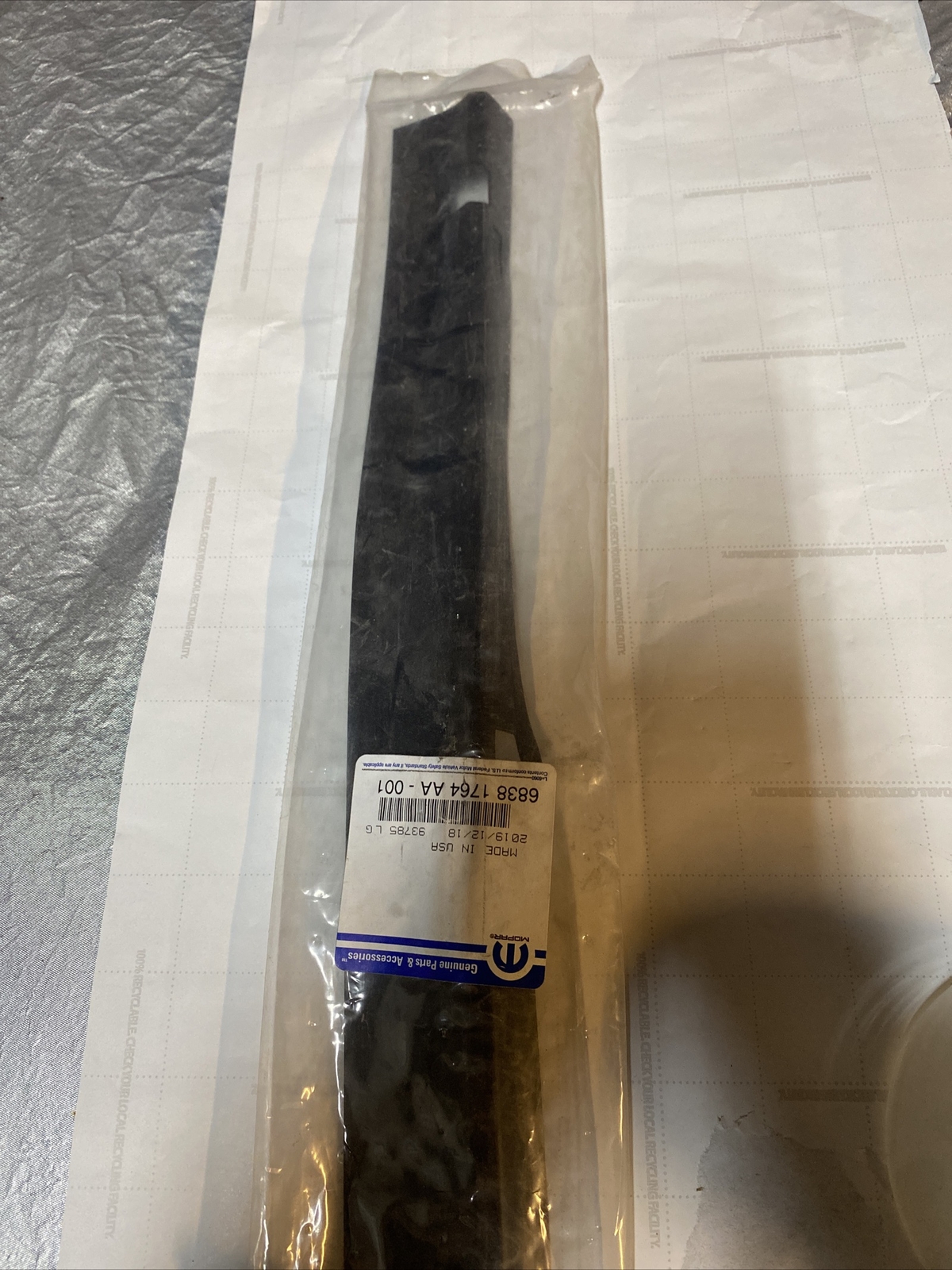 Radiator+Support+Seal-SXT%2C+VIN%3A+A%2C+FWD+Mopar+68381764AA+fits+13 ...