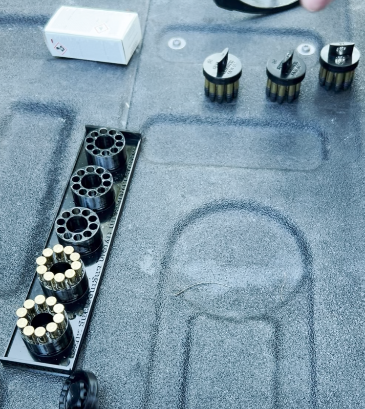 5x Speed Loaders + Loading Block for Smith & Wesson 617 .22LR Revolver ...