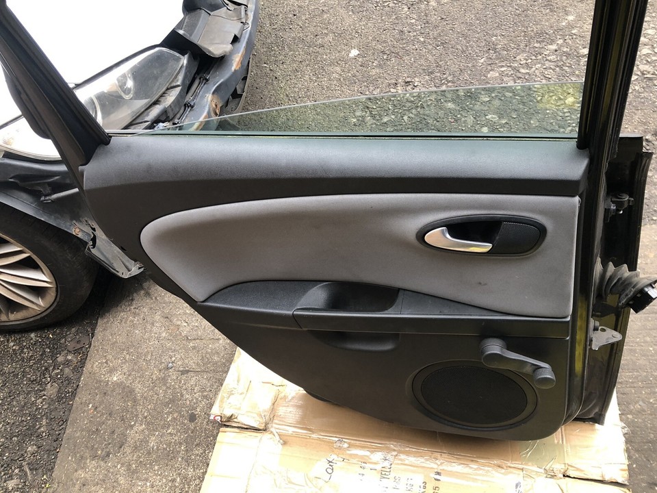 SEAT LEON 2011 COMPLETE REAR DOOR NEARSIDE IN BLACK COLOR PAINT CODE ...