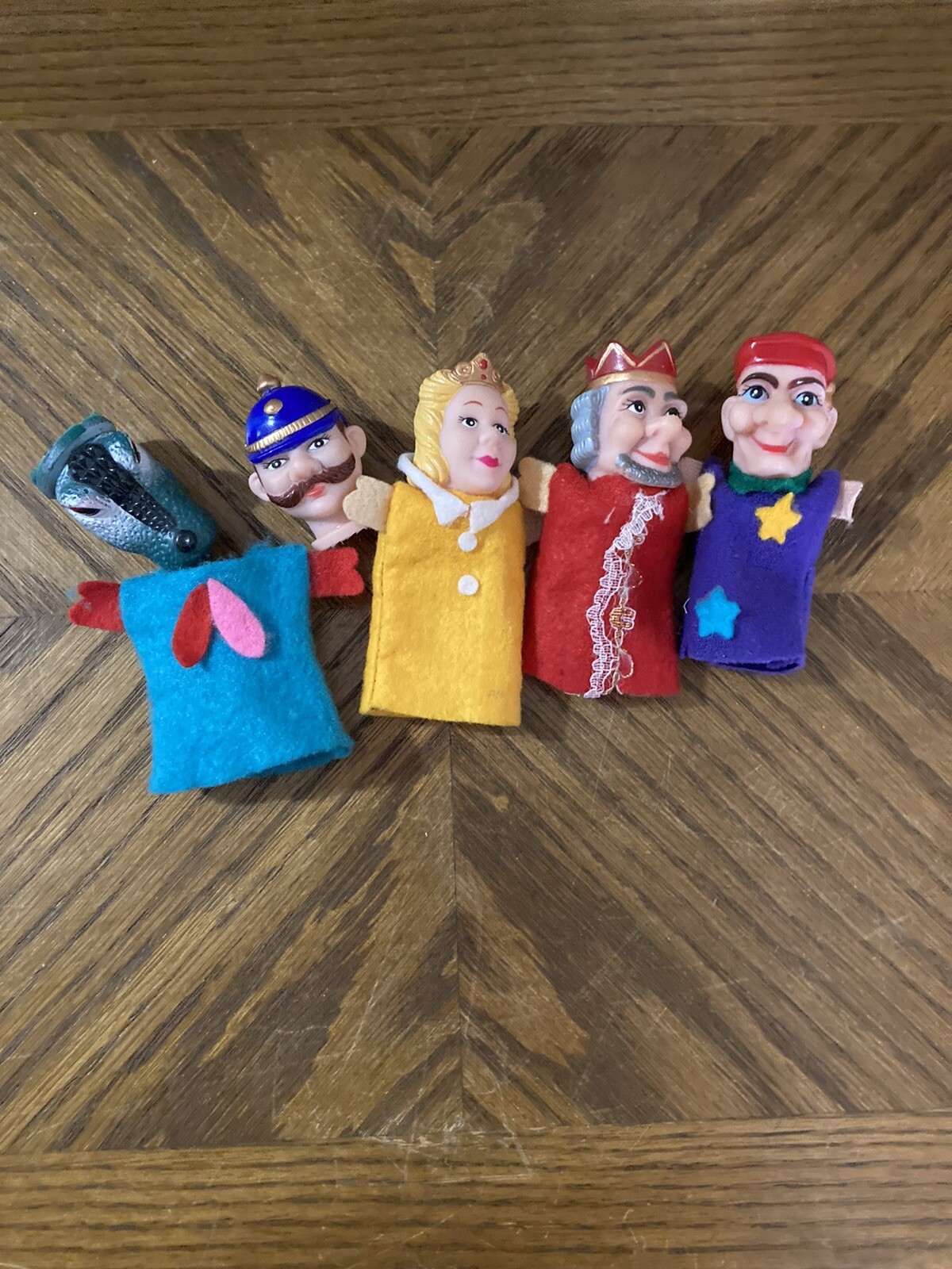 Mr. Roger's Neighborhood Puppets Finger Puppets Lot Of 5 Queen King ...