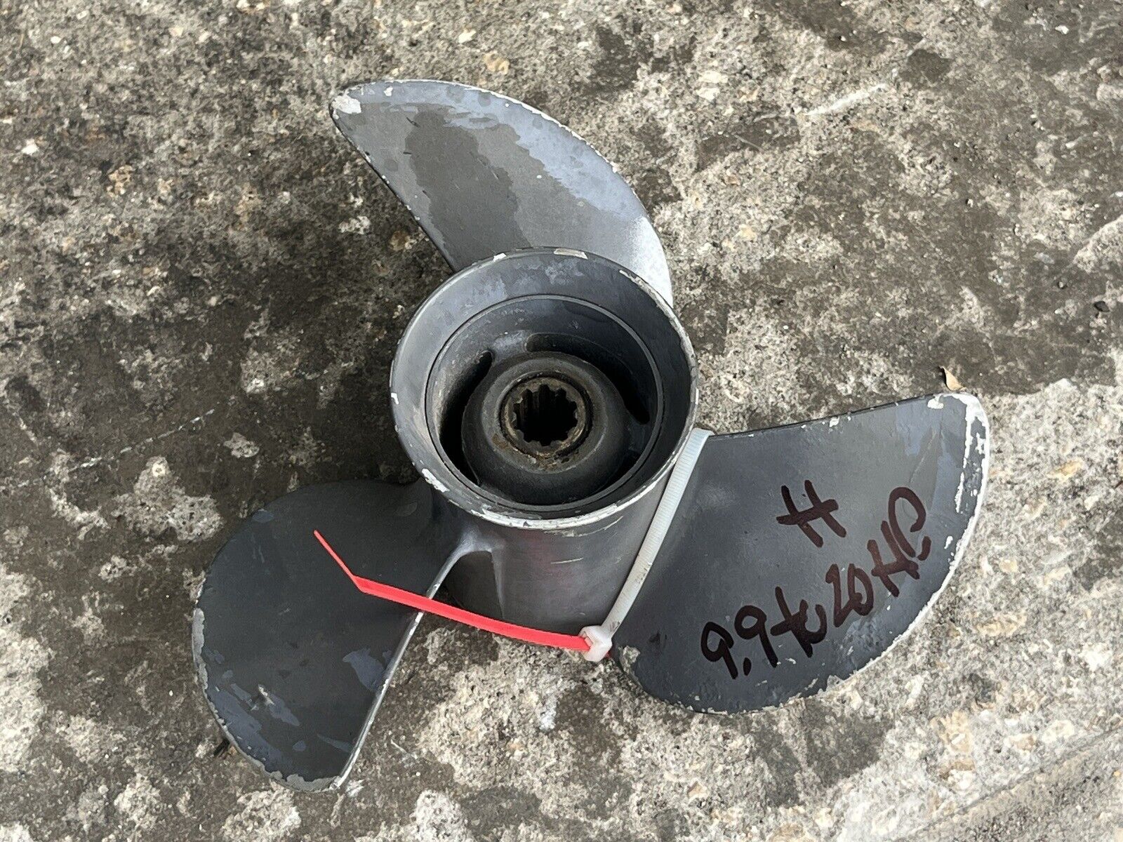 BF 25 30 hp Honda 58130-ZV7-000ZA PROPELLER 9 1/4 x 12 pitch OEM prop ...