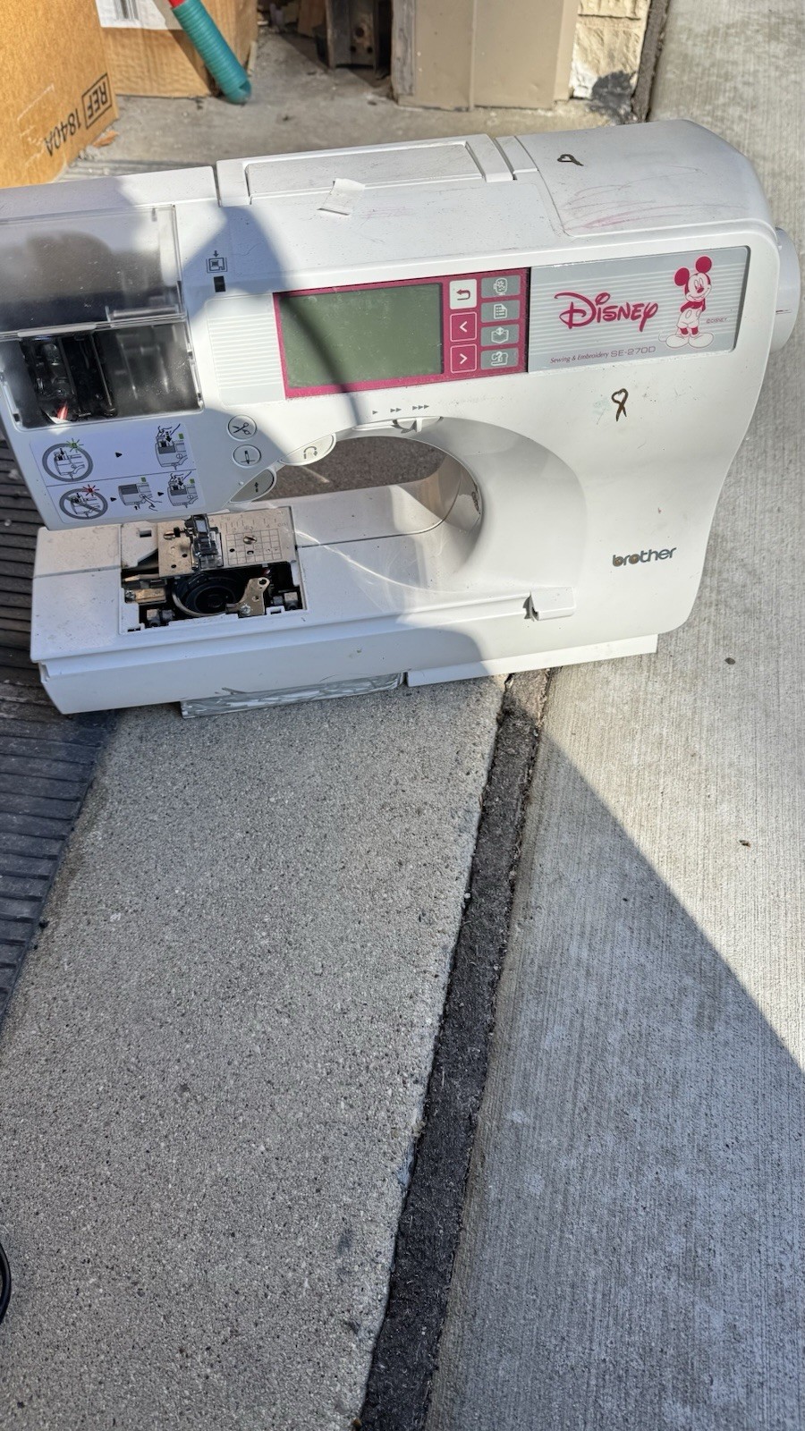 Brother Se-270d Disney Embroidery Machine | Embroidery