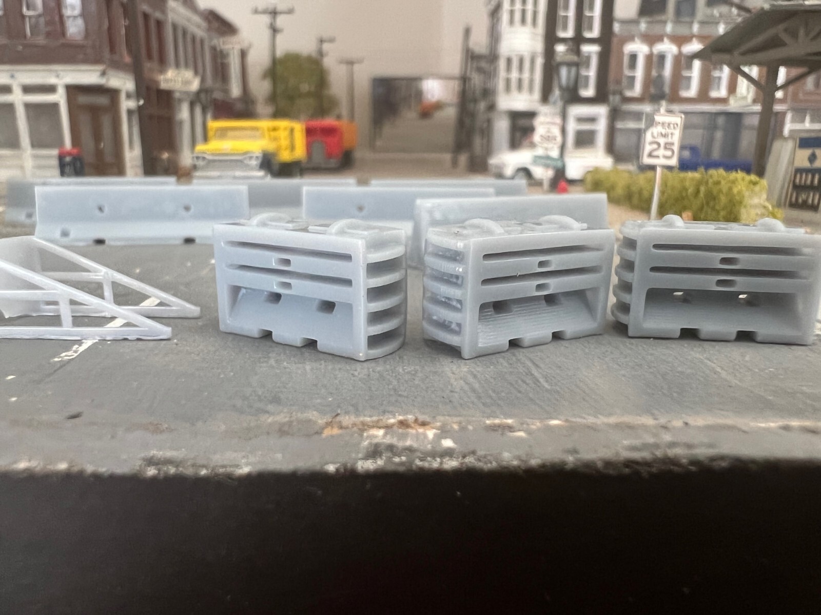 1:87 HO Scale Traffic Crash Barrier Sled and Construction Jersey ...