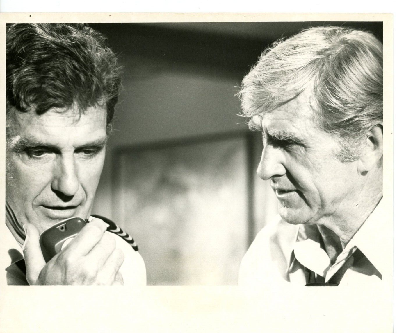 Vintage 8x10 Photo Airplane! 1980 Robert Stack Lloyd Bridges | eBay