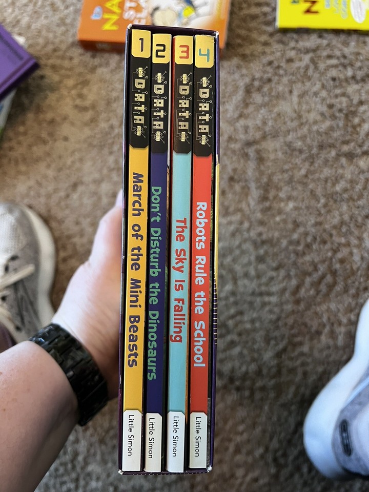 The Data Set Collection Ada Hopper 4 Books In 1 Boxes Set Robots Rule ...