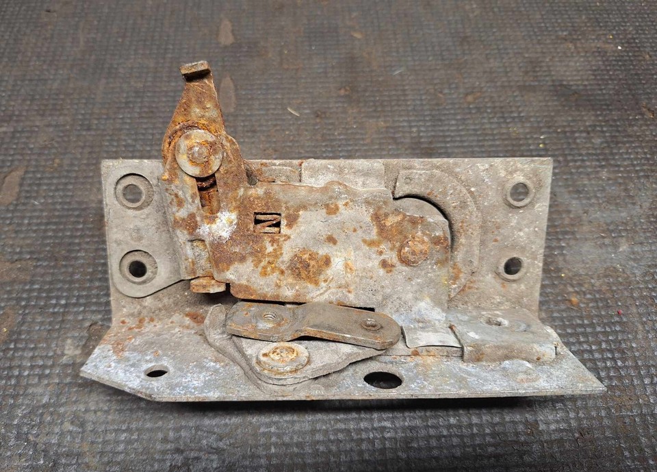 1950's Studebaker Door Lock Mechanism Assembly SHIPS WORLDWIDE | eBay