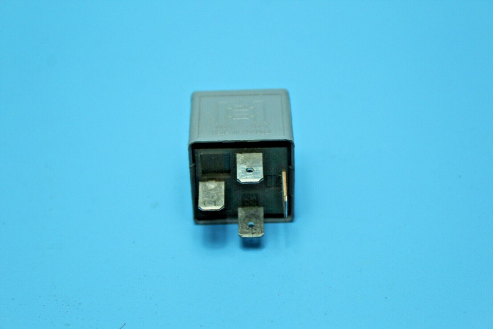 Audi Seat Skoda VW Working Contact Relay No. 373 Grey 8D0951253A | eBay