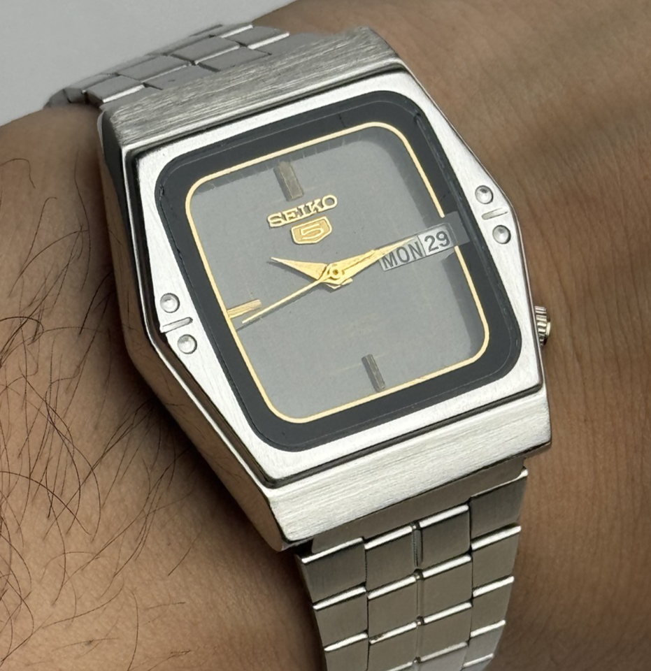 Vintage TV Shape Seiko 5 Automatic Analog Day/Date Men's Wrist Watch ...