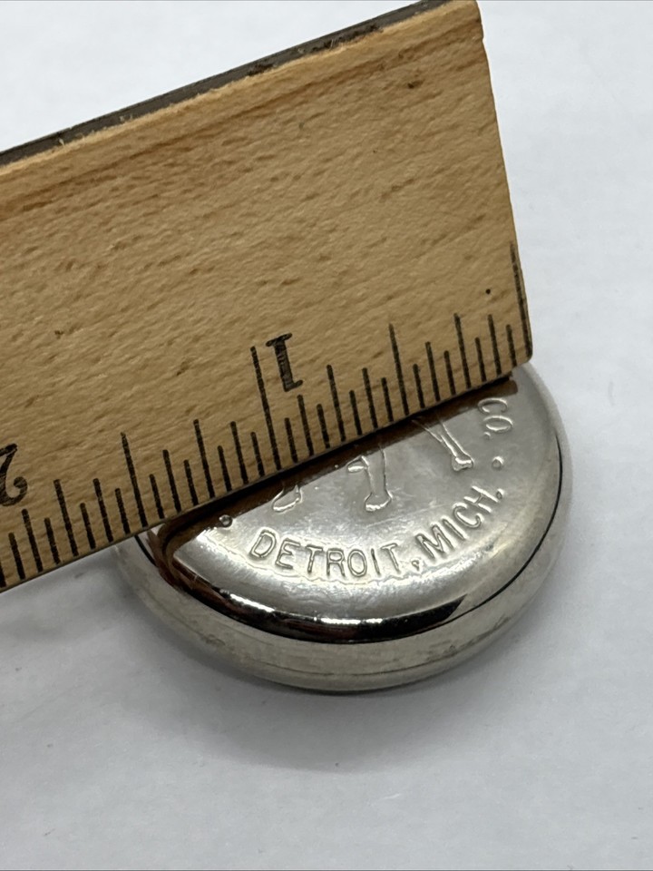 Vintage push-button retractable tape measure 1/8 , 1/4 Scale Bulldog ...