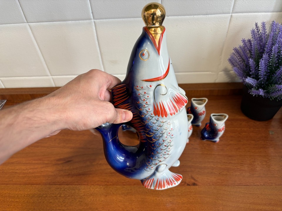 Rare Vintage Porcelain Fish Decanter Drinking Set w 6 Shot Glasses ...