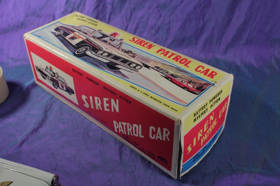 c1969 TAIYO WORLD TOY SIREN PATROL CAR AMERICAN FORD POLICE CAR superb ...