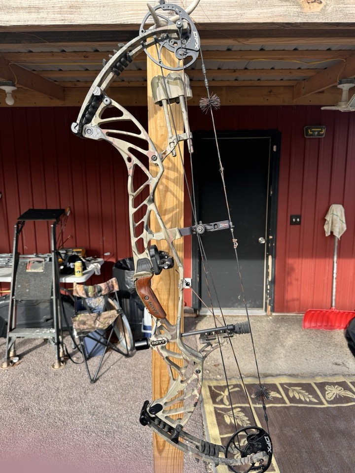 Hoyt Double XL RH Compound Bow – 31–33” Draw – 60–70# – Hamskea Rest | eBay