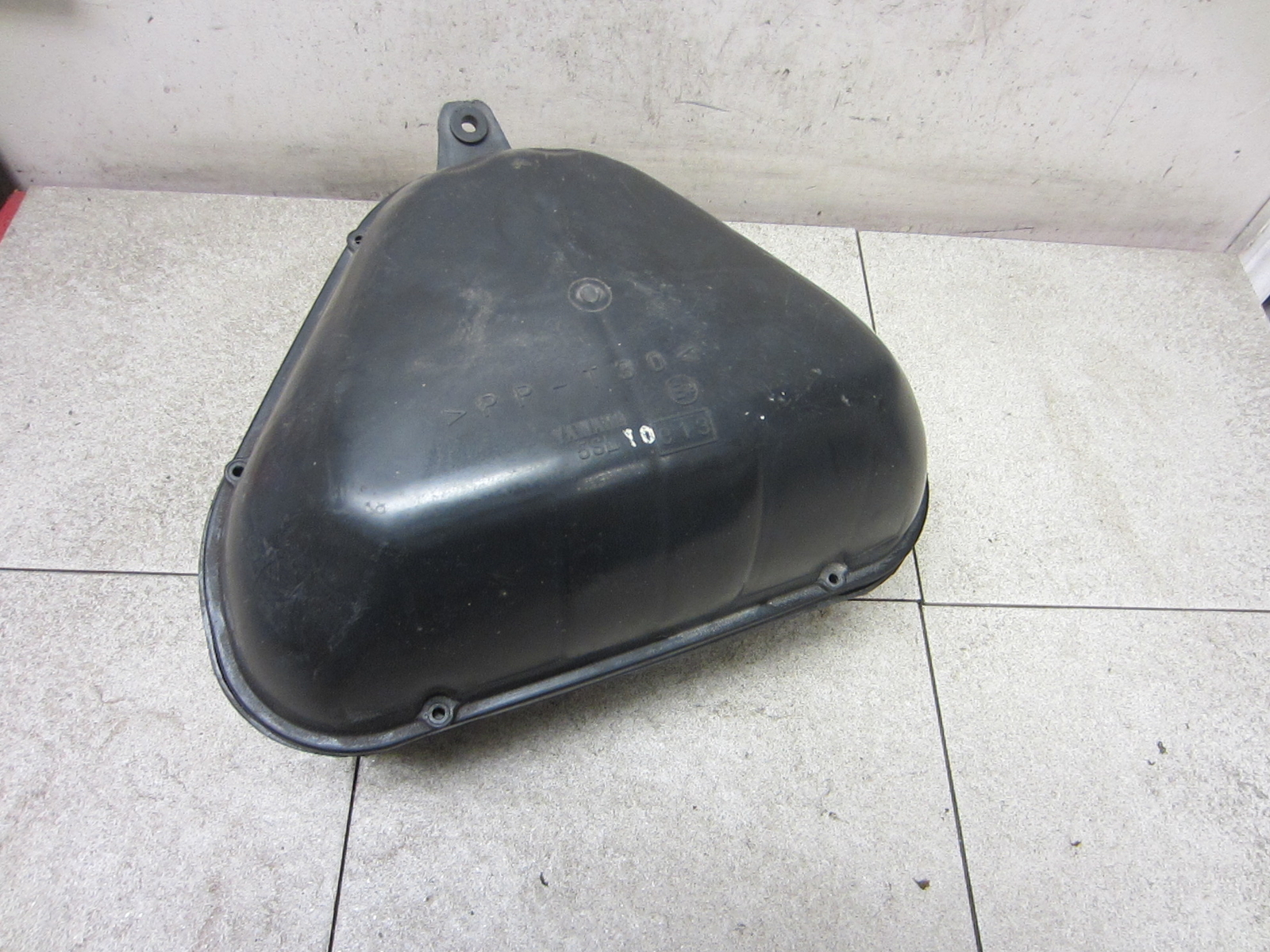 05 YAMAHA YZF R6 YZFR6 OEM AIRBOX AIR INTAKE FILTER BOX 5SL-14411-00-00 ...