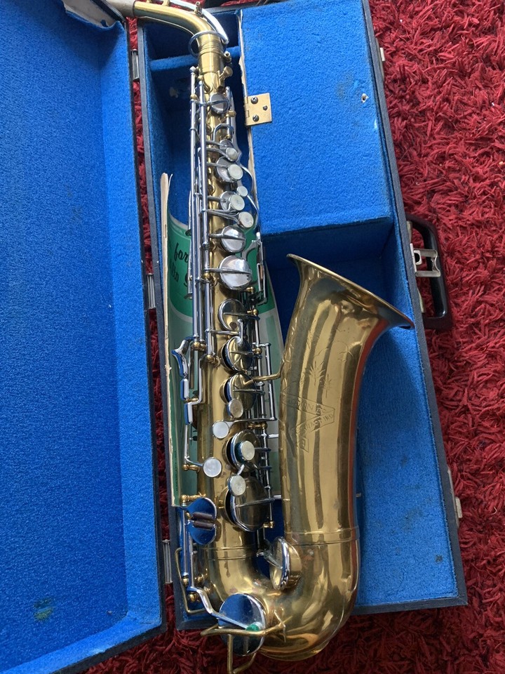 SAXOPHONE ELKHART IND C.G. CONN ALTO AND CASE | eBay