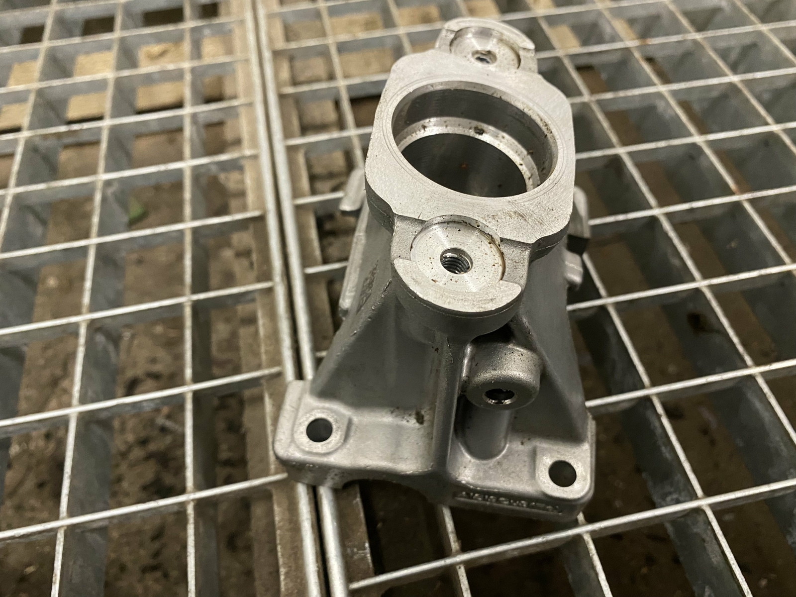 BMW 3 G20 M 340 i Engine Inner Camshaft Bracket 3.0 Petrol 285kw 2020 ...