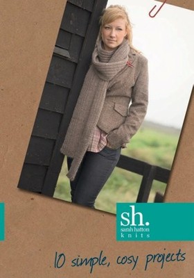 Sarah Hatton Knits: 10 Simple Cosy Projects by Hatton, Sarah Paperback ...