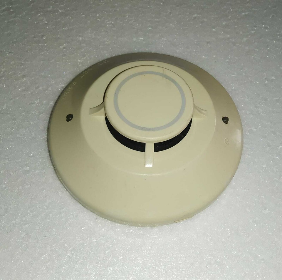 JOHNSON CONTROLS 5951J 135 DEGREE FIXED TEMP HEAT DETECTOR | eBay