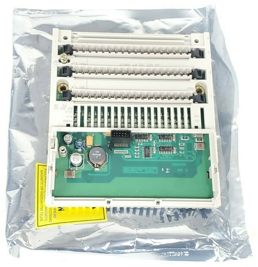 SCHNEIDER MODICON TSX MOMENTUM 170ADI35000 I/O BASE 24VDC-32PT IN PV ...