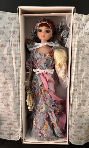 Tonner Essential Ellowyne Too Wigged Out Doll with Robe Limited Ed 30 3 ...