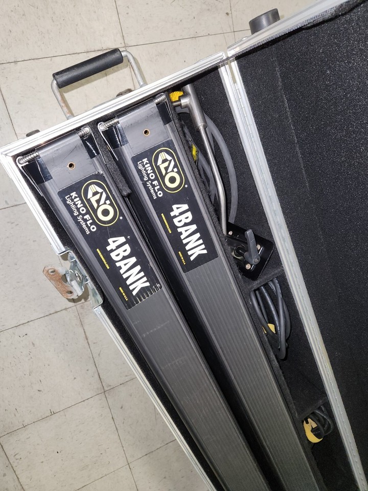 Kino Flo Gaffer Select 4Bank 2 Light Kit | 2X 4' | Fluorescent | AC ...