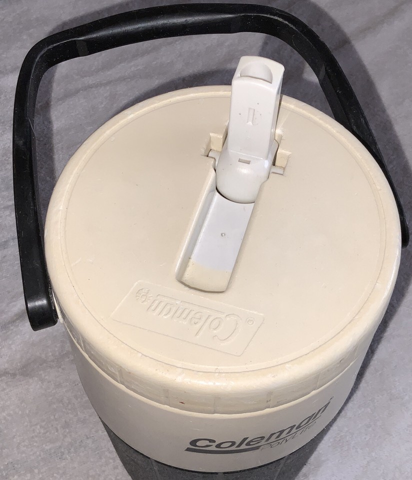 Coleman 5590 Polylite Flip Spout USA Made 1/2 Gallon Water Coller Jug ...