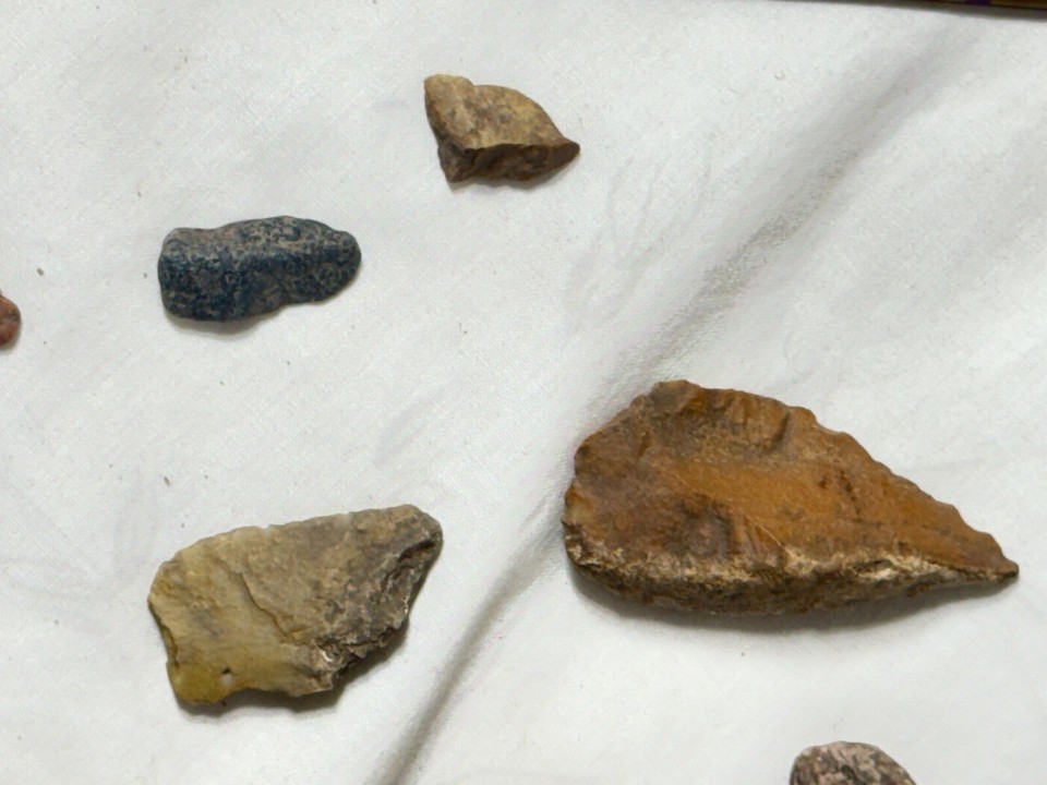 24pc Paleo Native American Authentic Arrowheads Tools Flakes Scrapers ...